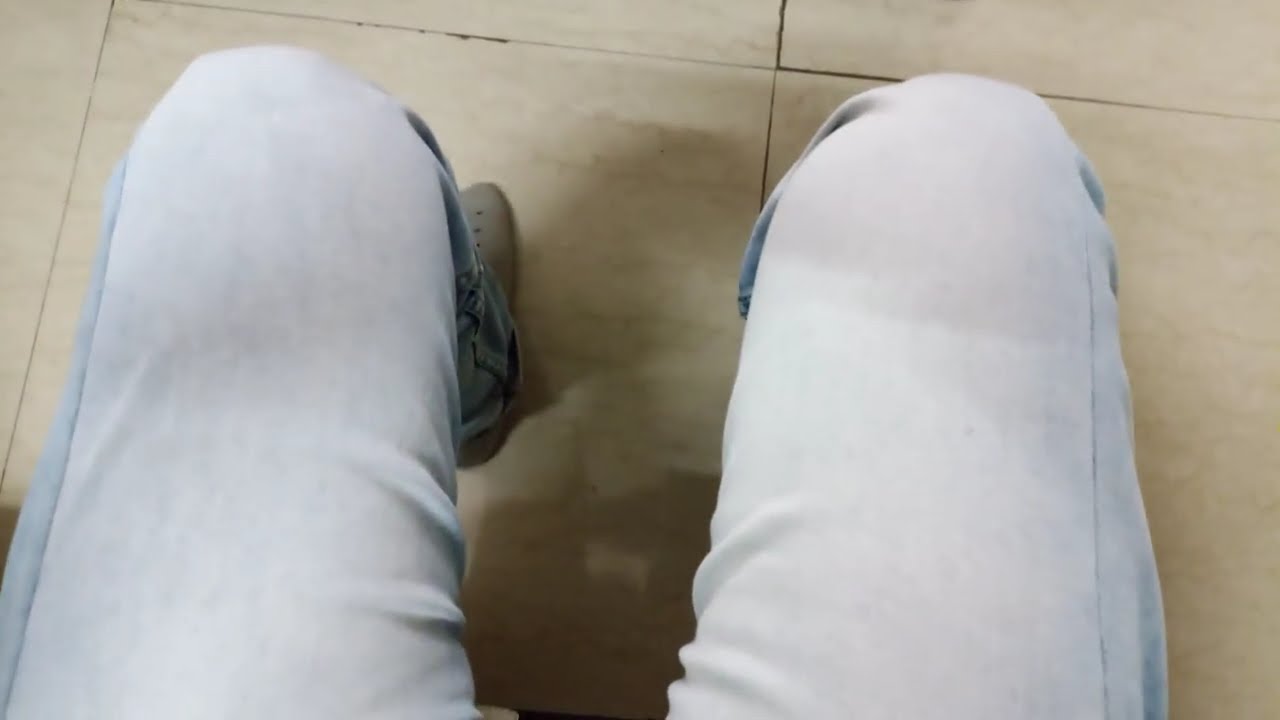Blue jeans bulge fit check