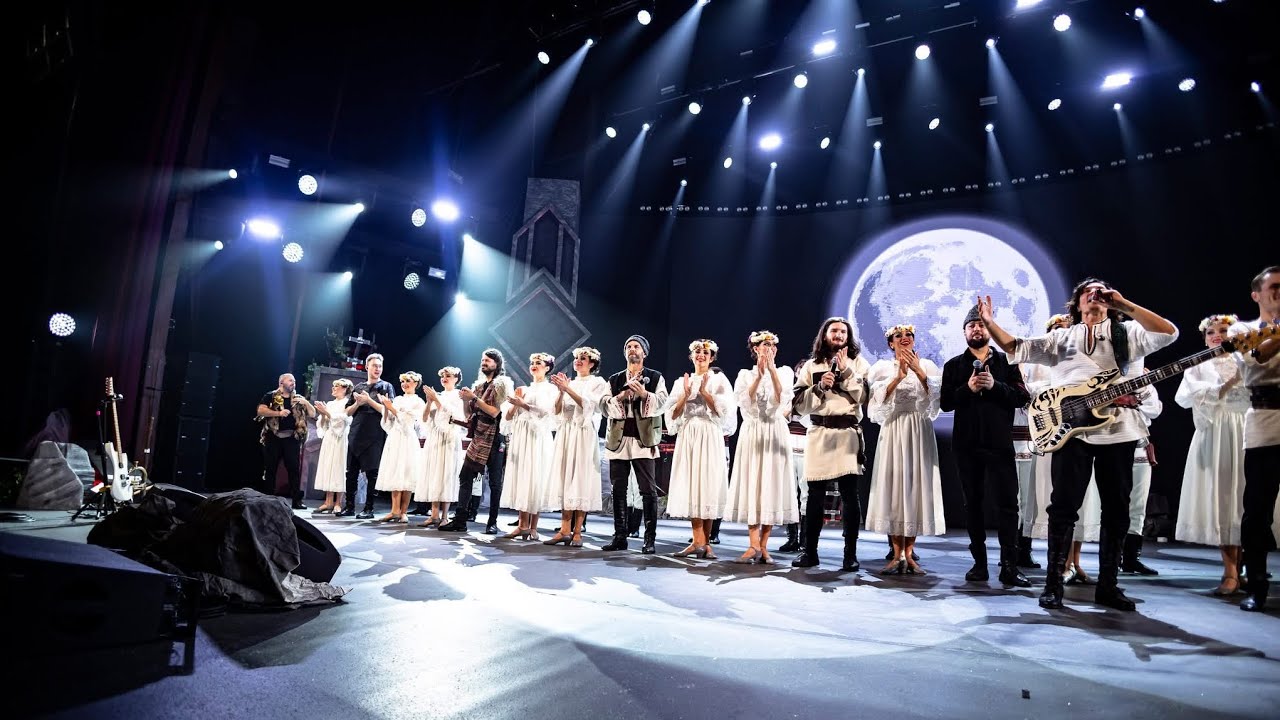 SCOALĂ GAZDĂ DIN PĂTUȚ by Lupii Lui Calancea from Romania | Popnable