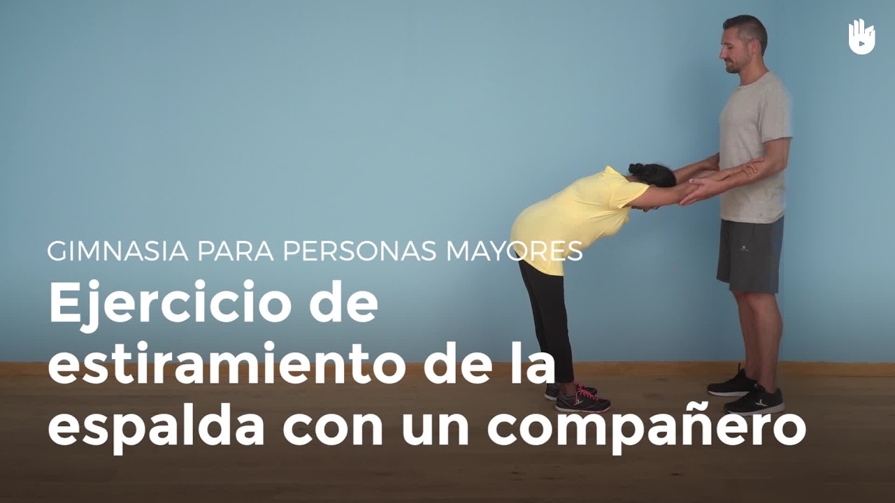Cómo estirar la espalda con un compañero - Gimnasia para personas ...