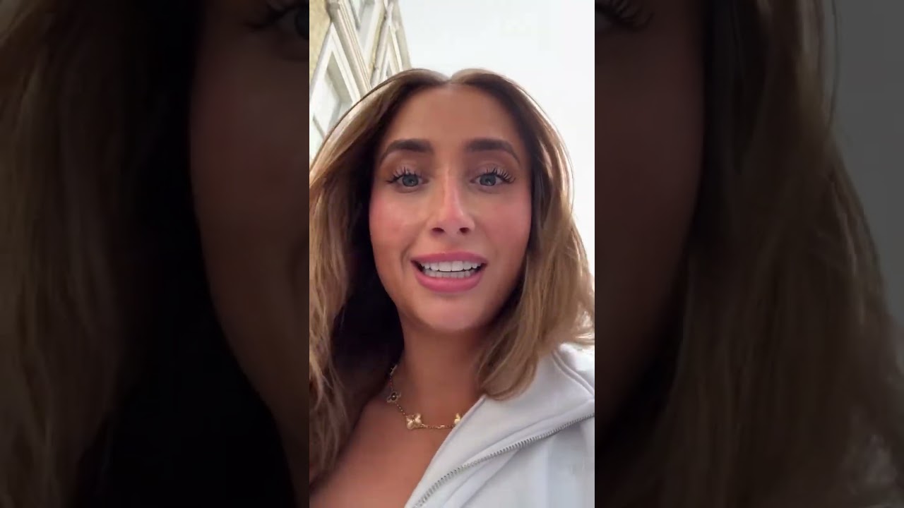 Lily Phillips C*M WALKS 😱