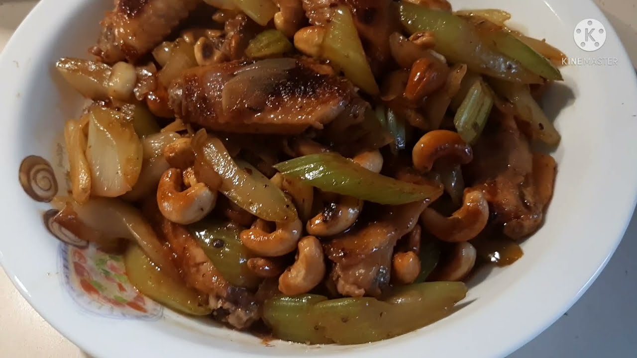 CHICKEN WINGS WITH CELERY  AND  CASHEWNUTS