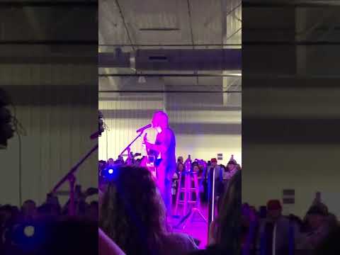Watch: Corey Taylor Covers 'Spongebob Squarepants' Theme At Solo Show ...