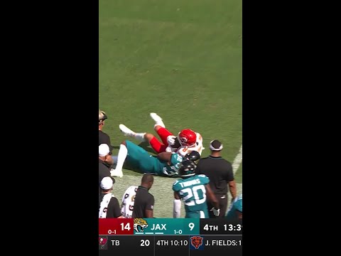 Justin Watson catches for a 15-yard Gain vs. Jacksonville Jaguars