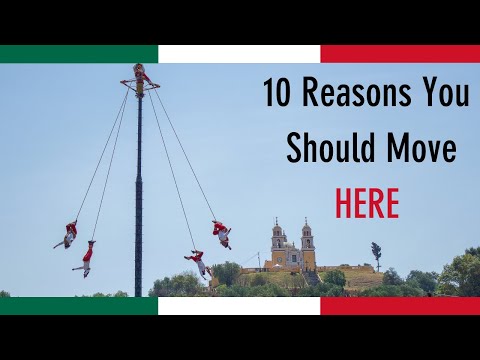 10 Reasons You Should Move to THIS Magical Town in Mexico // Con Subtítulos