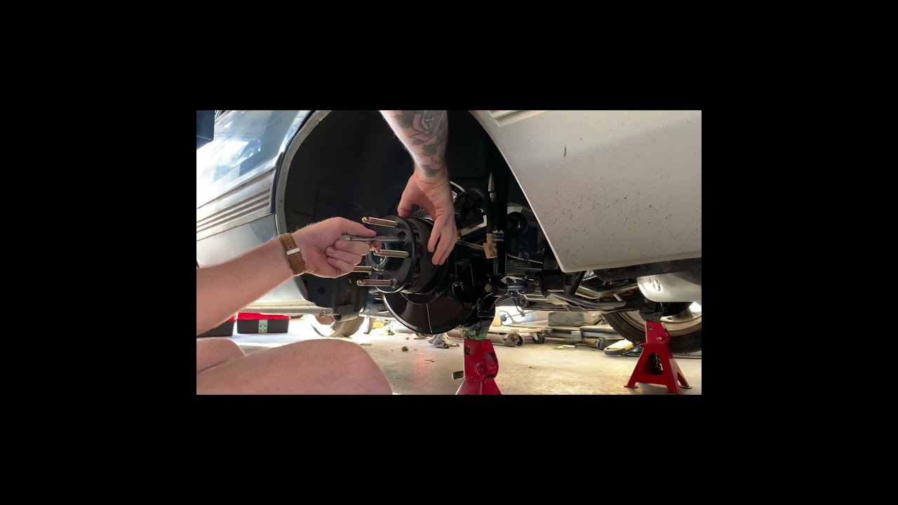 VL Commodore - Installing VN Commodore brakes