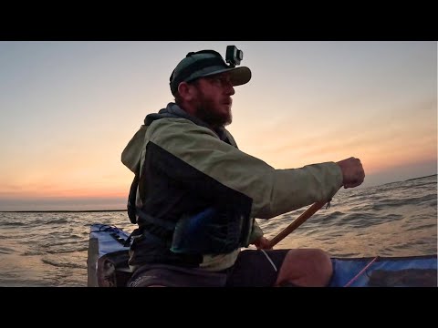 No land in sight - sleeping in my canoe [36]