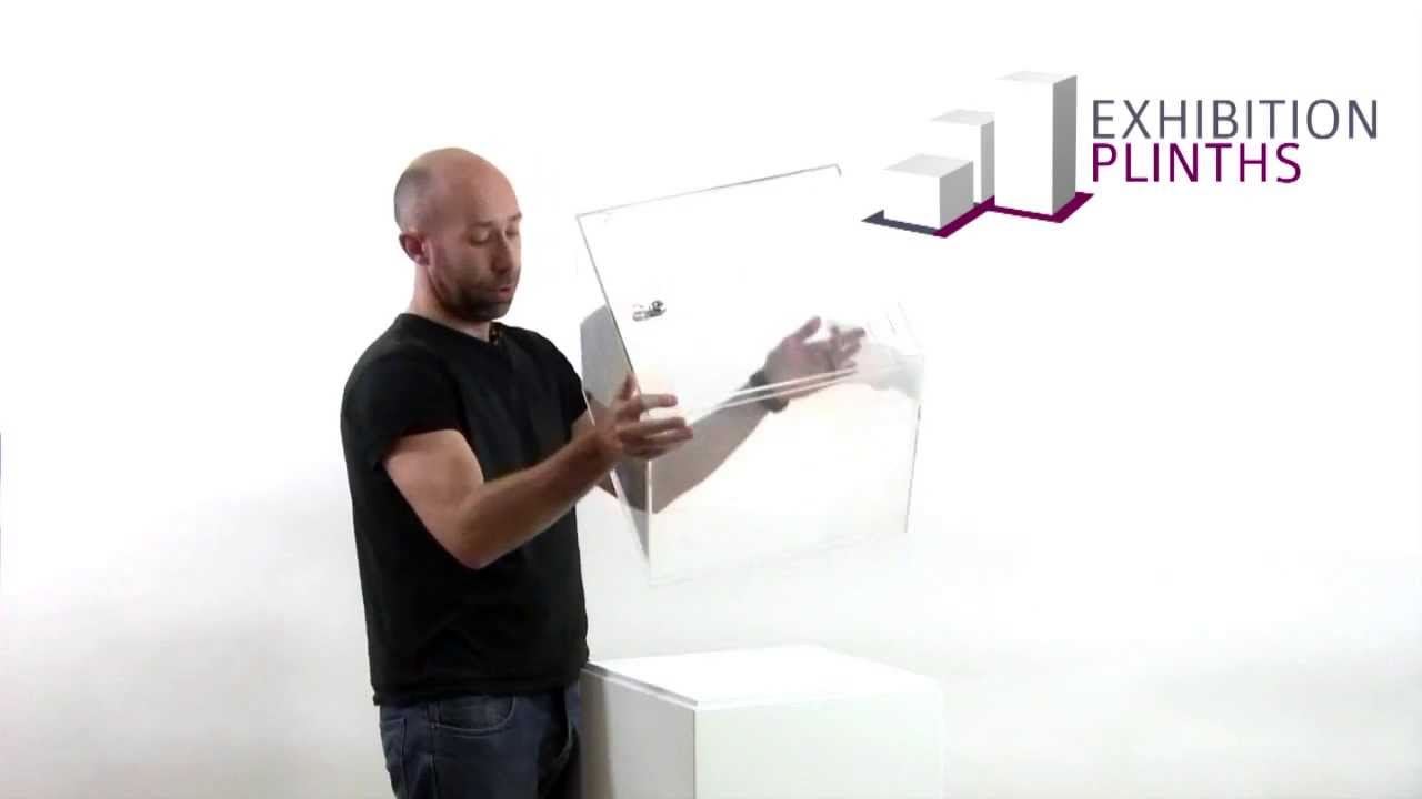 Acrylic Display Case Exhibition Plinths