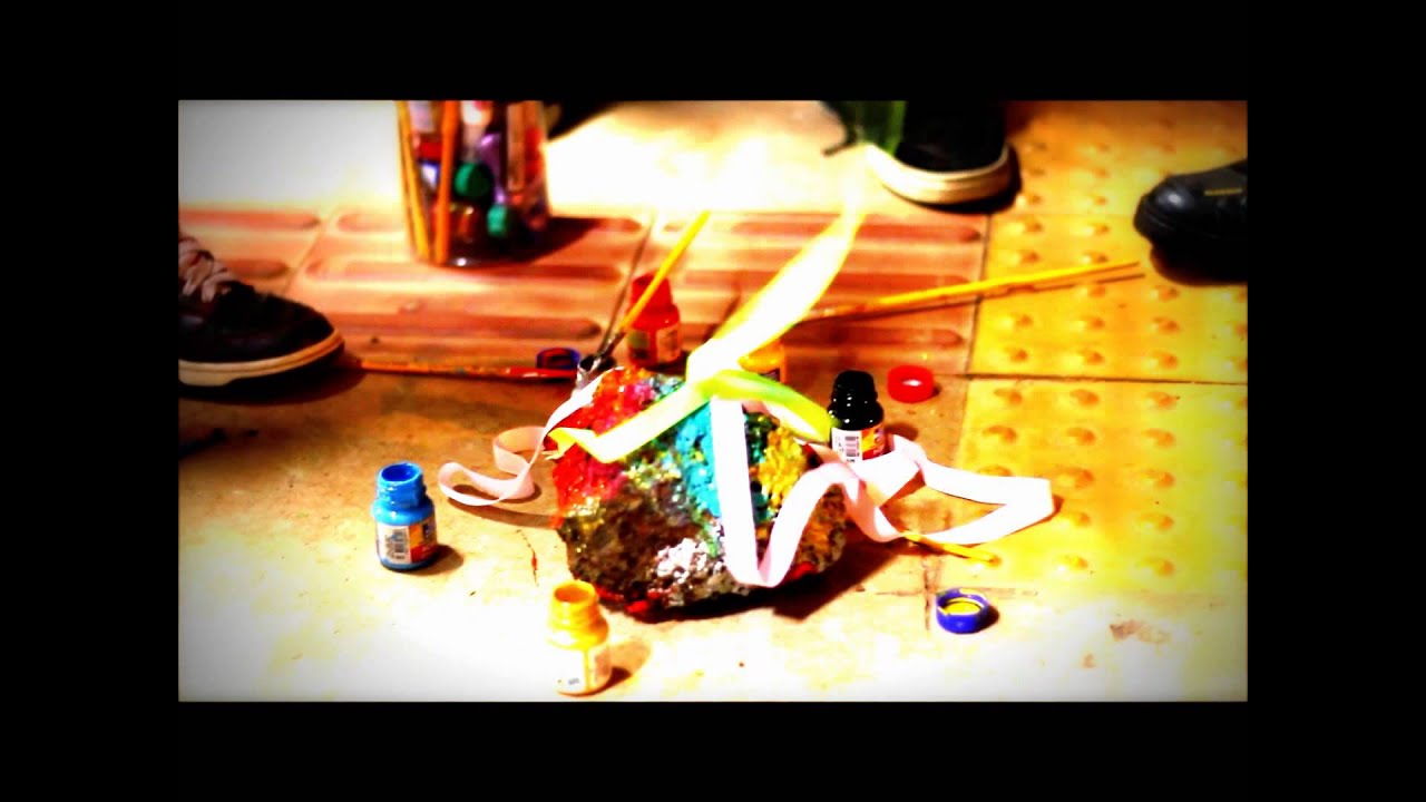 A vida de uma pedra idosa - Arte Performance
