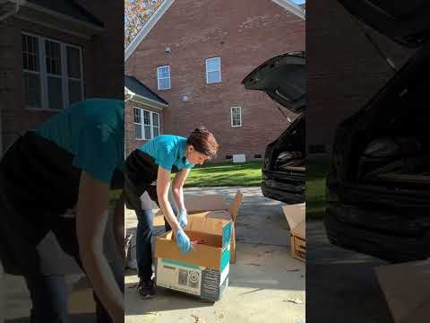 The Proper Way to Break Down a Box #ProDeclutteringTip #shorts