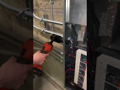 AMAZING MUST HAVE TOOL FOR COMMERCIAL ELECTRICIANS. #cooltools