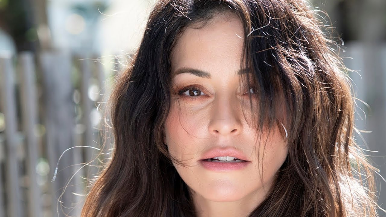Chatting with Emmanuelle Vaugier from Two and a Half Men!