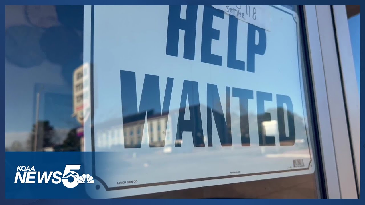 College seniors struggle to find jobs despite growing labor market