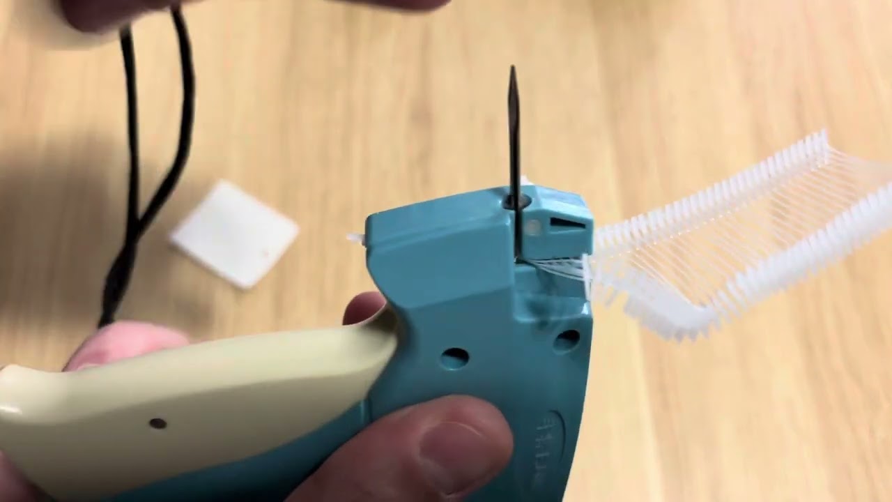 Hang Tag Gun for Attaching Labels and Price Tags to Clothing | Review