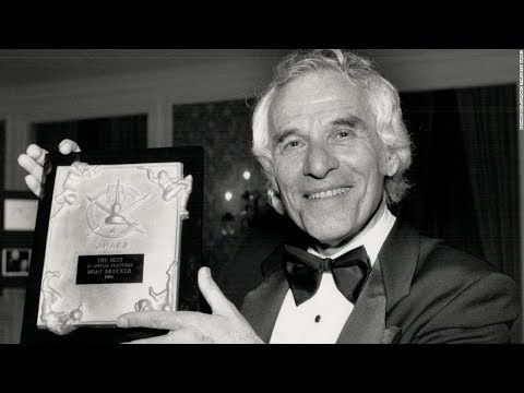 Mort Drucker, legendary caricaturist for Mad Magazine for more than 50 years, dies at 91