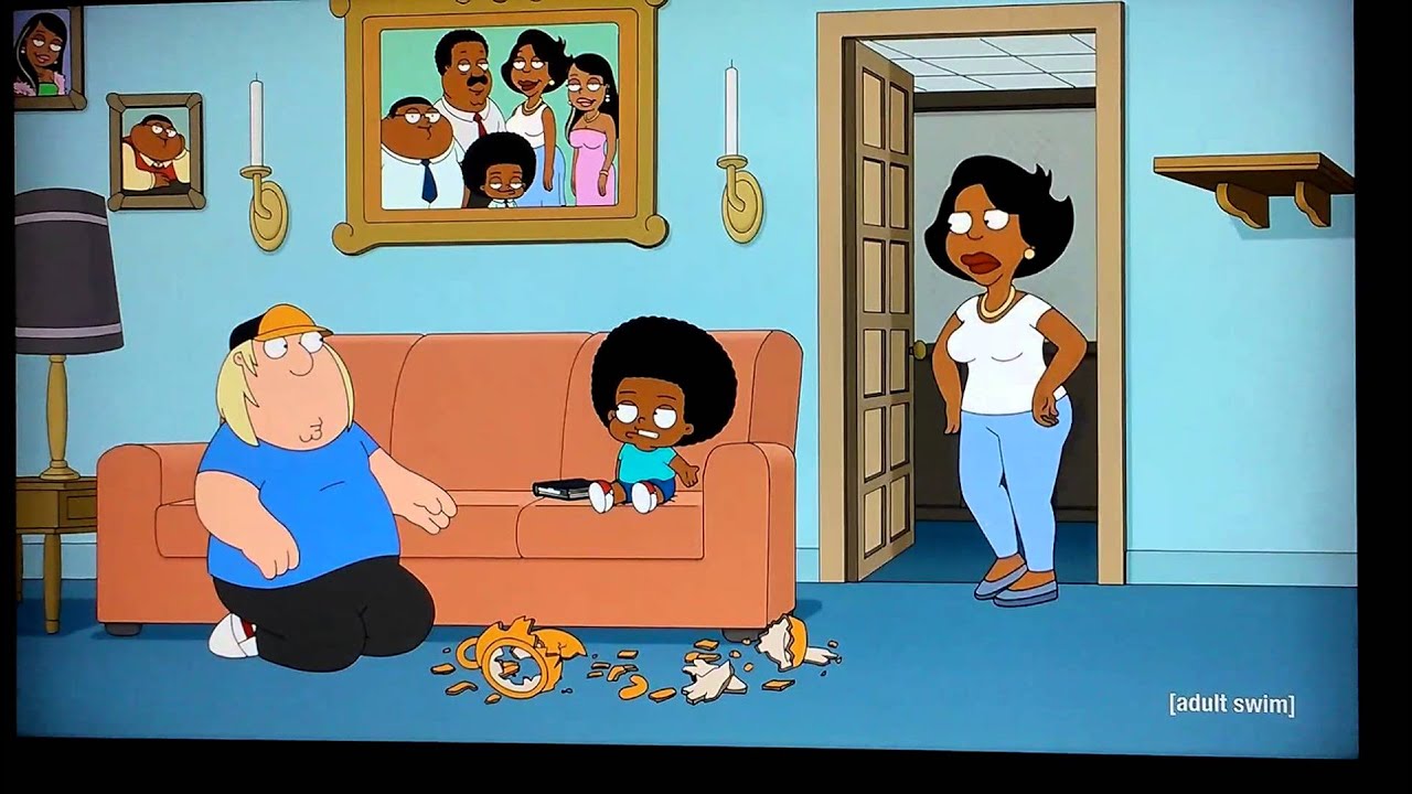 Family Guy : Donna Tubbs Spanks Chris Griffin