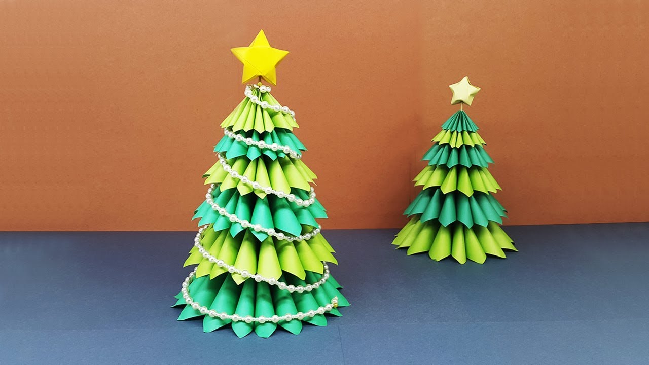 How To Make A Beautiful 3D Paper Christmas Tree | Amazing DIY crafts for Christmas!
