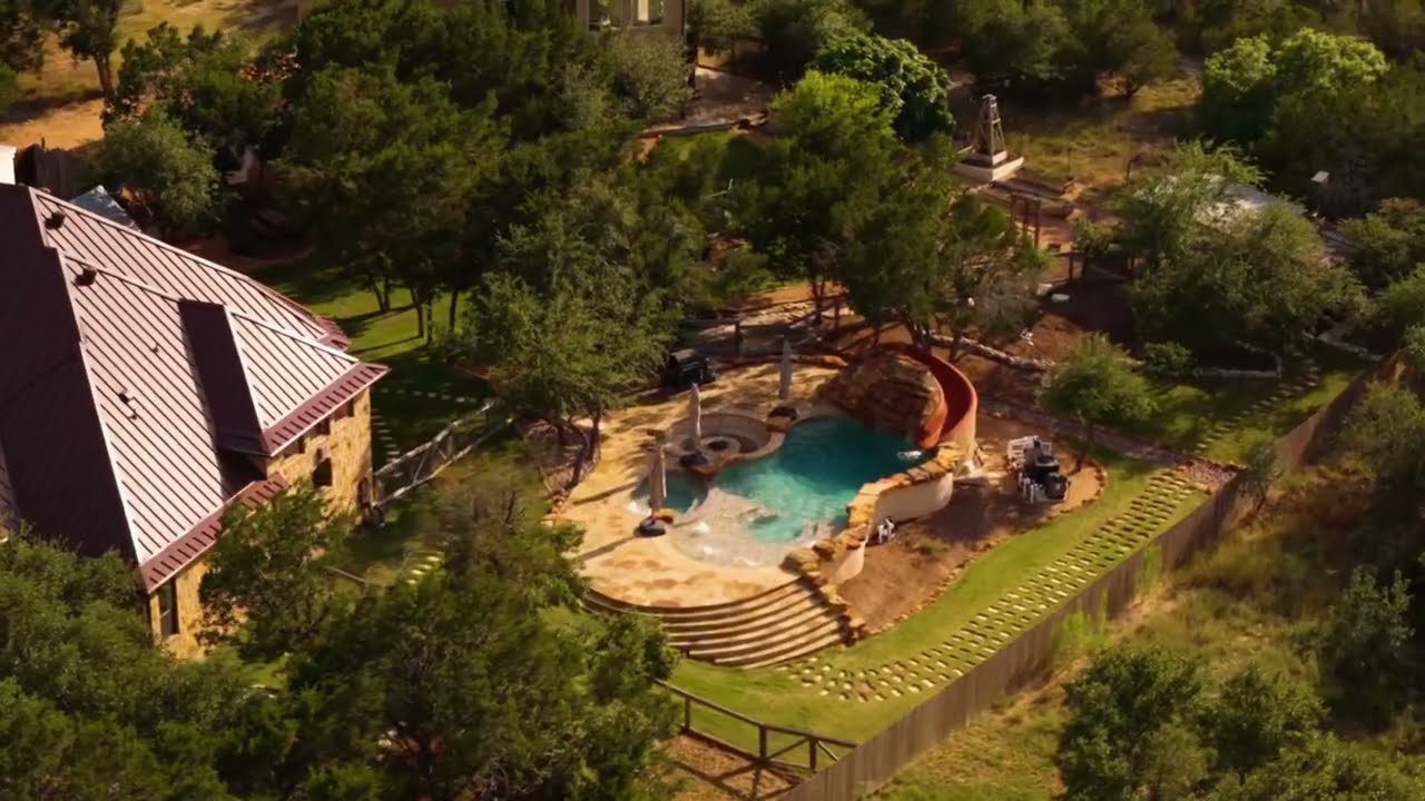 201 N Canyonwood Dr