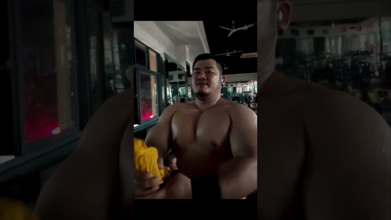 Huge muscle guy!  #beefymuscle.com #beefy #massive #muscle #musclebear #musclehunk #bulky #pecs