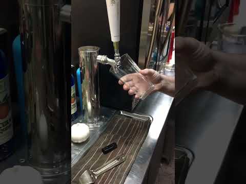 How to Pour a Perfect Draft Beer