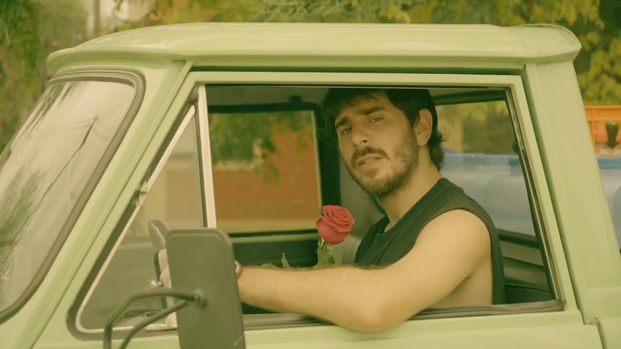 Calientes - Por cada rosa (Videoclip Oficial)