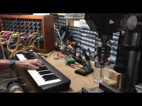 New ‘Frobe’ Analog Synth, Inspired By Classic Moog Modular – Synthtopia