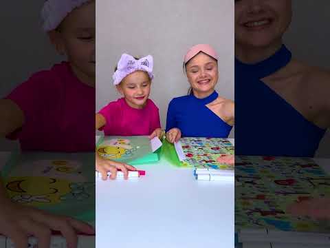 Blind Drawing Challenge | Big VS Little Sister! ????