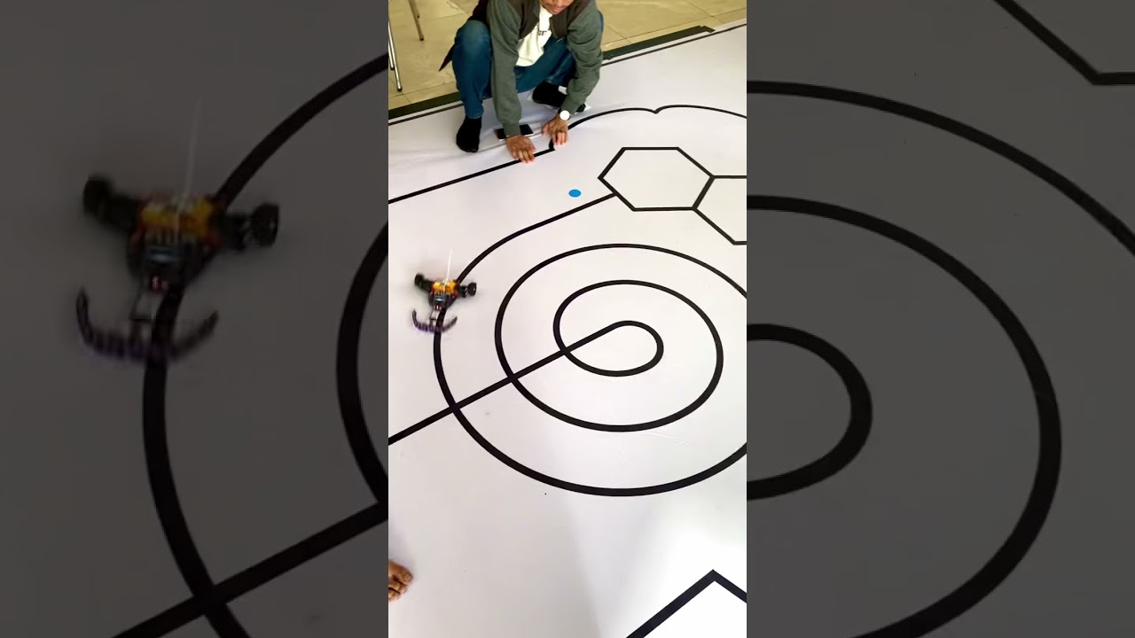 Very Fast Line Follower Robot with PID ! #robot #robotics #electronic #lego #arduino #competition