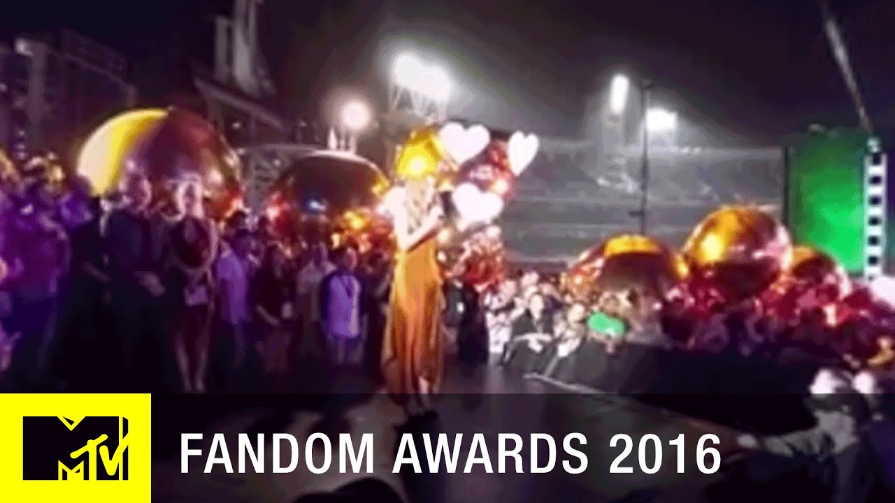 Alycia Debnam-Carey Wins Fan Freakout of the Year 360 Video | Fandom Awards | MTV