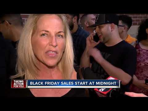 Best Buy store in Brandon draws a crowd hours after it opened on Thanksgiving night