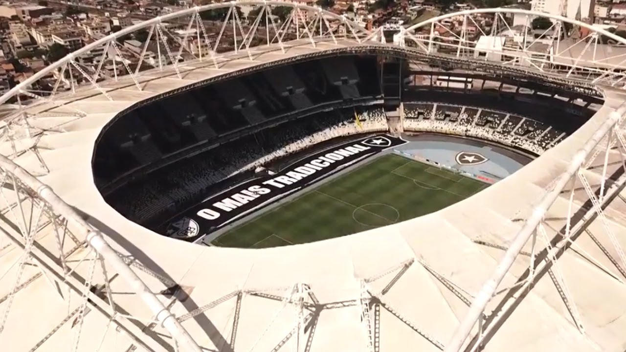 Drone faz imagens espetaculares do novo bandeirão do Botafogo no ...