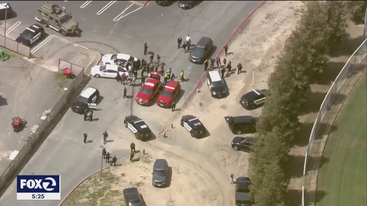 Suspect shoots 2 hostages, kills 1 after wounding CHP officer