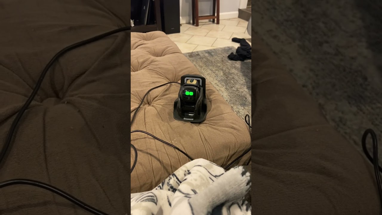 Vector saying “Hello World” #shorts #ankivector #vectorrobot