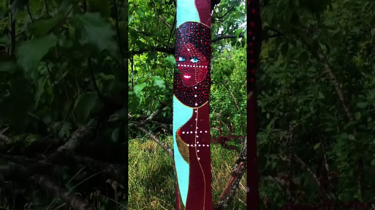 Jungle Babe. Monkey Cam.