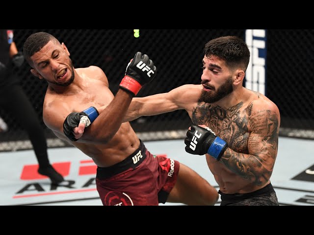 What is Ilia Topuria's UFC record?