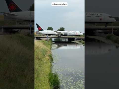 BOEING 787-9 DREAMLINER AIR CANADA (TORONTO TO AMSTERDAM) LANDED SCHIPHOL AIRPORT CFNOG / AC808