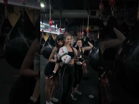 Come to RUMBLE boxing with me! #fabletics #chicagovlog #shorts #classpass