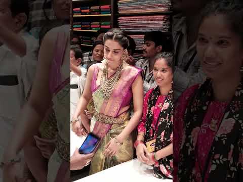 HEROINE MEENAKSHI CHOUDHARY INAGURATED OF KAVITHA WEDDING MALL
