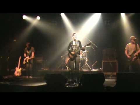 the Carsitters - All eyes on me