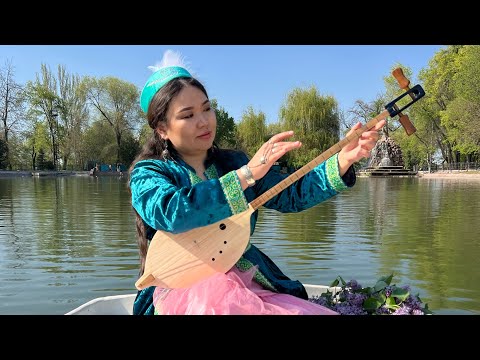 Khomys is a Khakassian two-stringed plucked instrument | Reverb