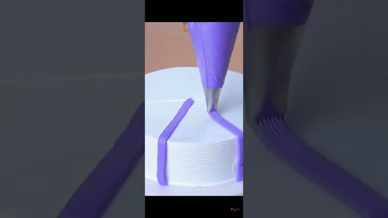purple 💜 Birthday 🎂 Cake decorating idea