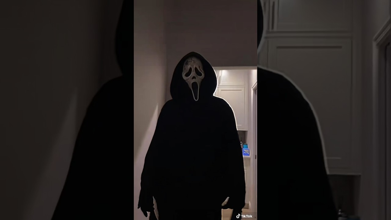 Watch out. #ghostface #scream #halloween #scream6 #screamvi #ghostfacecosplay #screammovie