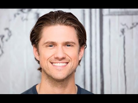 Grease Live! Finds its Danny Zuko: Graceland Alum Aaron Tveit Joins the Musical Cast