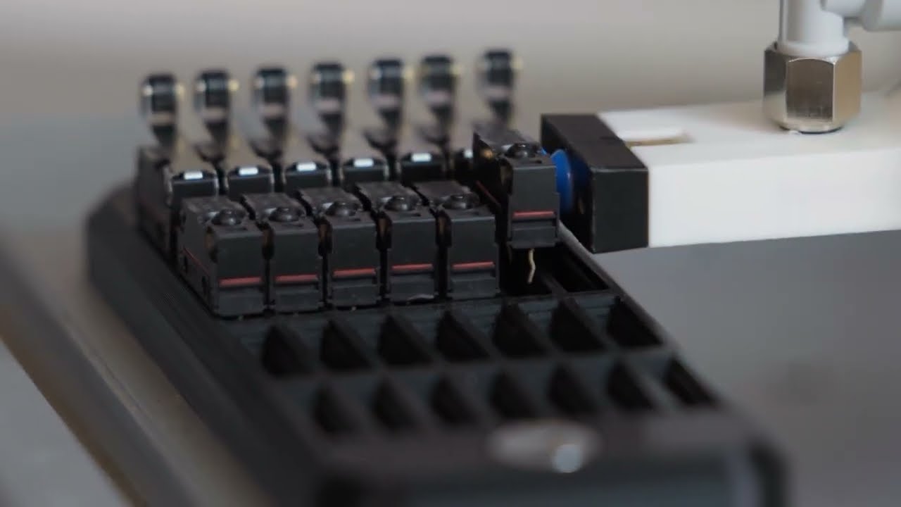 [Eureka Robotics] High-accuracy component picking with Eureka Controller & Eureka 3D Camera