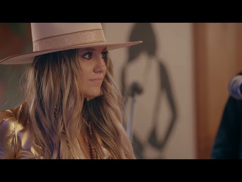 Lainey Wilson - Rolling Stone (Live Full Band Performance)