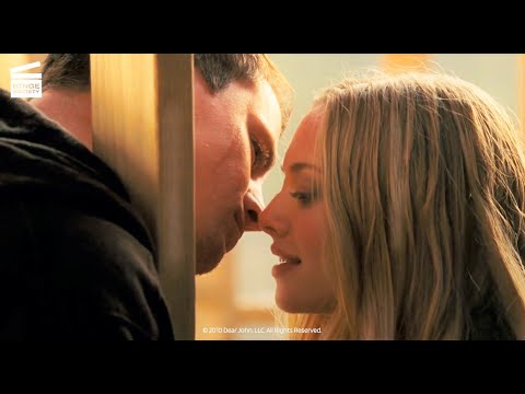 Dear John: First kiss in the rain (HD CLIP)