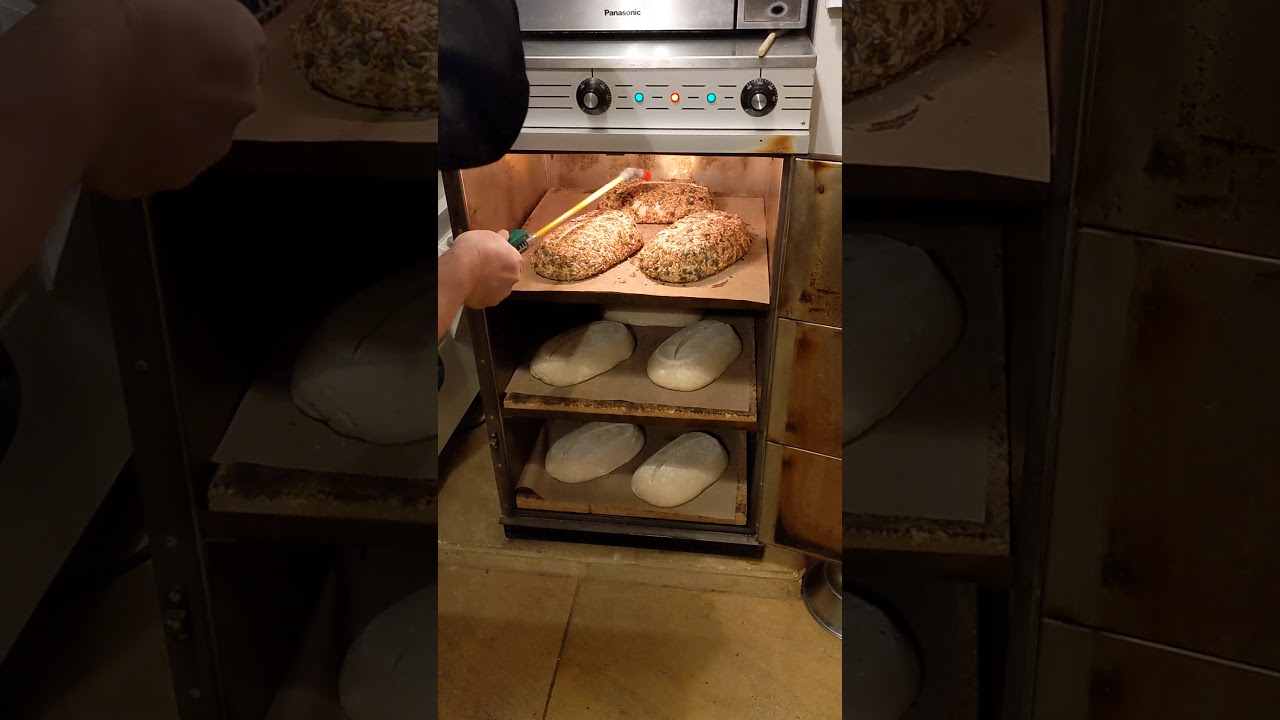 Loading the Rofco B40 with Sourdough