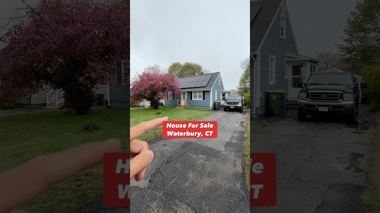 House for Sale in Waterbury, CT. The house features 3 bedrooms and 1 bathroom.