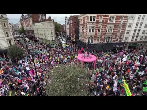 Climate activists block streets in central London