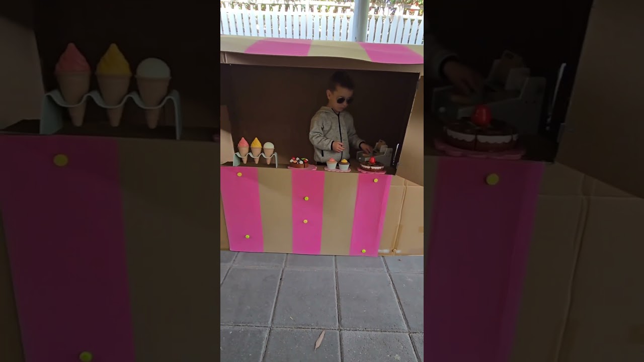 One scoop or two? 🍦 Ice Cream Truck made with cardboard and Makedo!