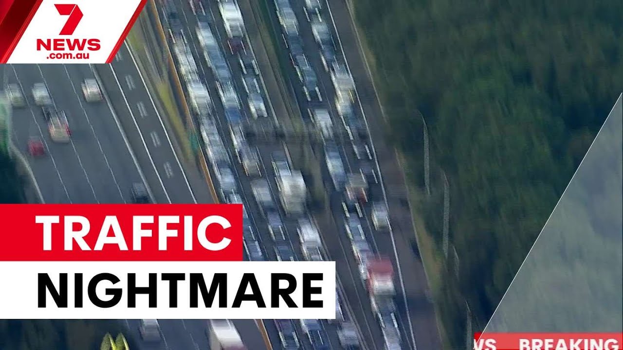 Sydney traffic chaos; Coles refund battle; hantavirus plane touches down | 7NEWS
